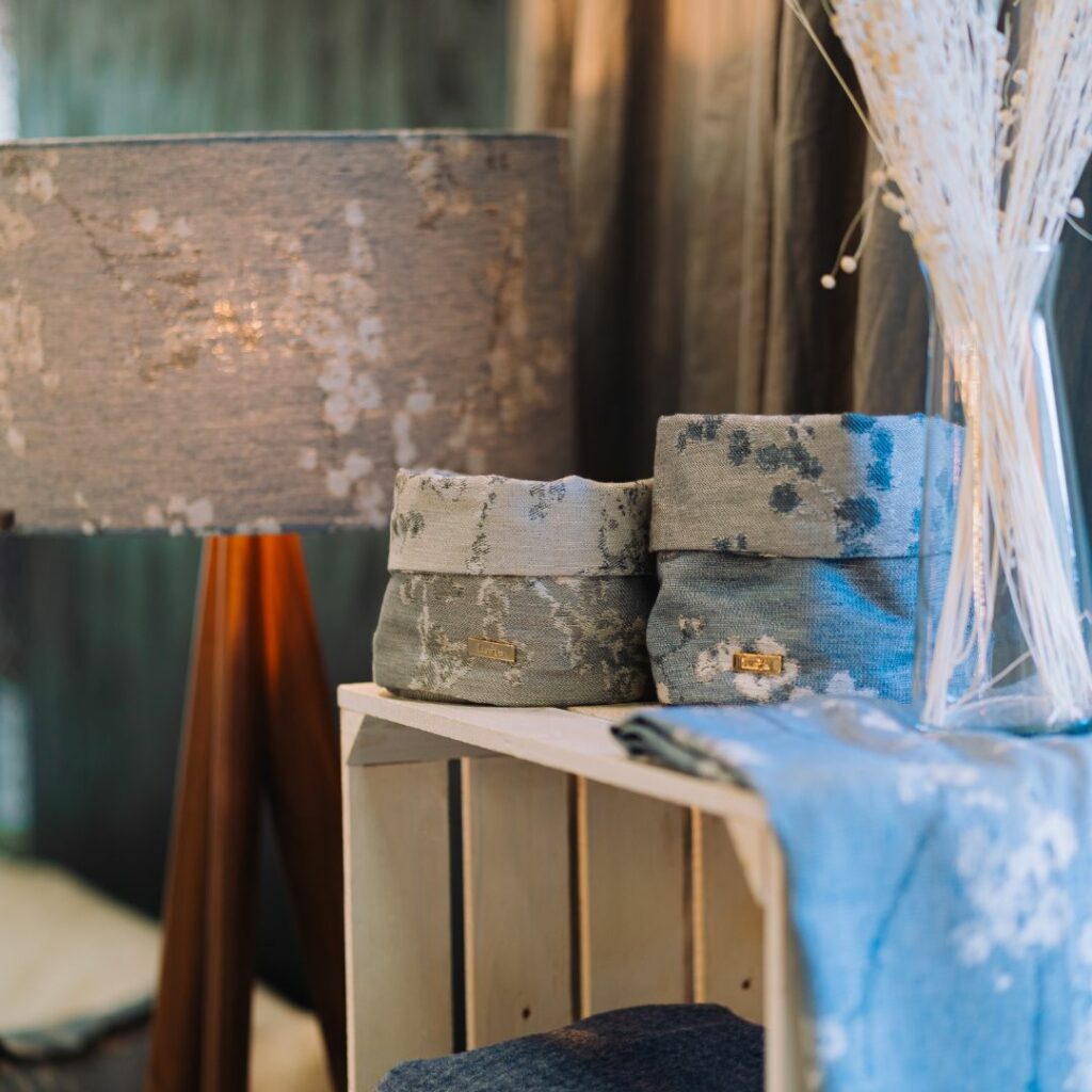 Stojací lampa TRIPOD BloomZEN - Lusito